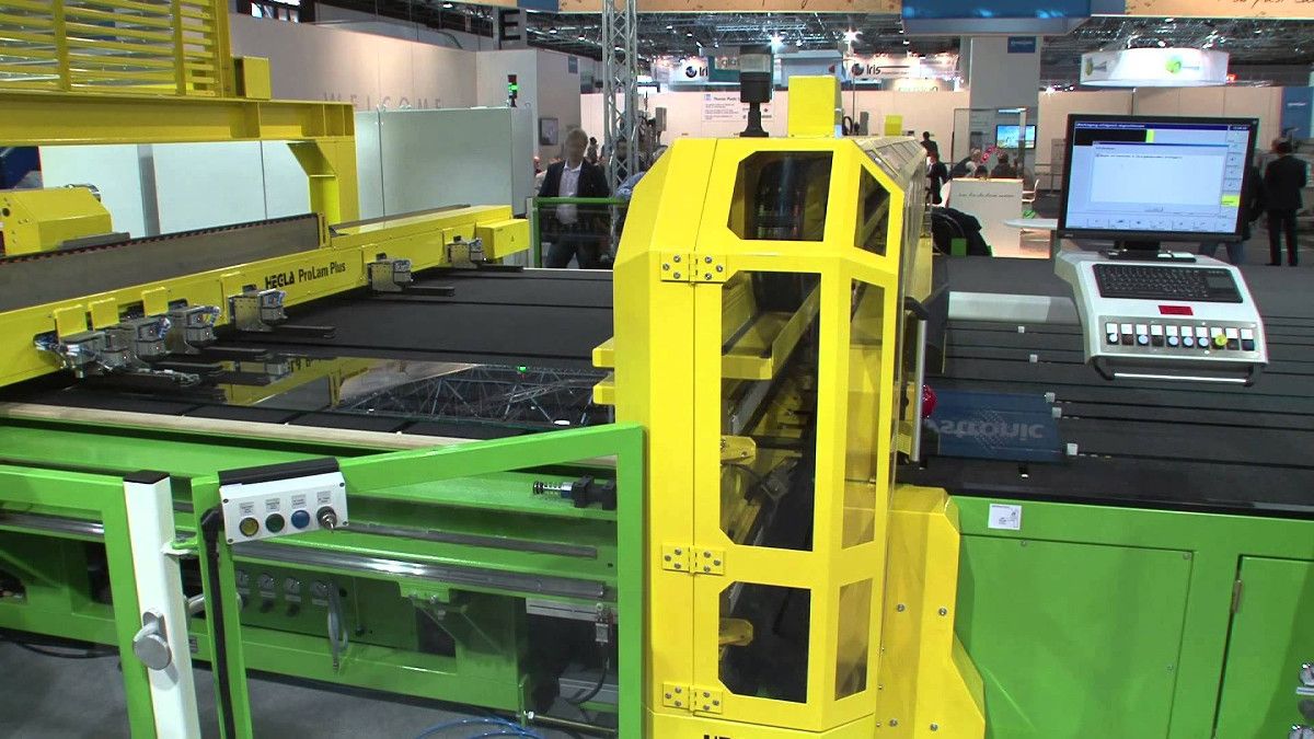 Solutions et machines de coupe du verre feuilleté - Hegla